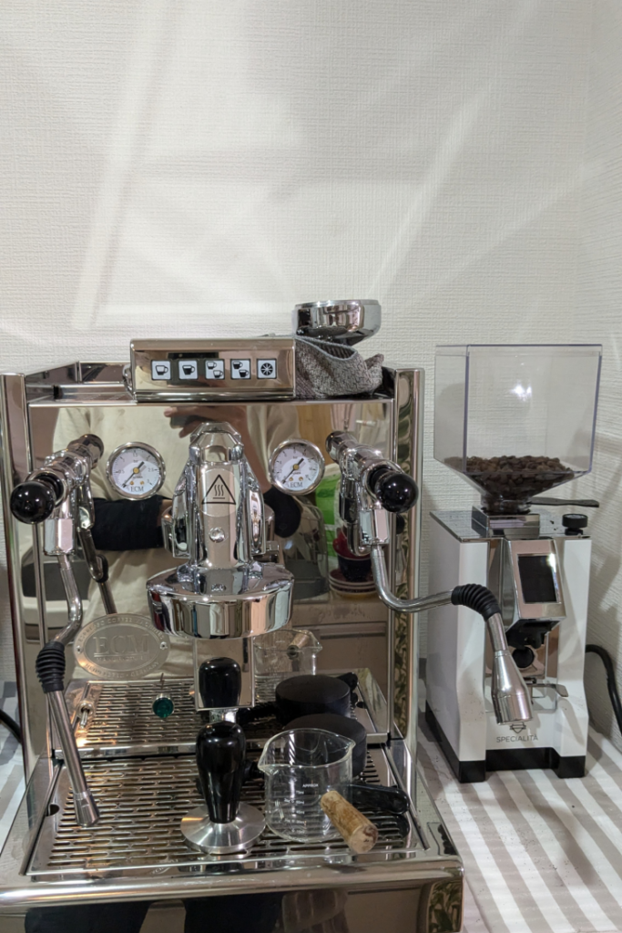 3710「プロ向け」業務用エスプレッソマシンレッスン | ラテアートの教室 3710coffee